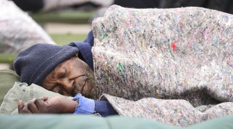 How to Donate to the Homeless: The Best Organizations in America ...